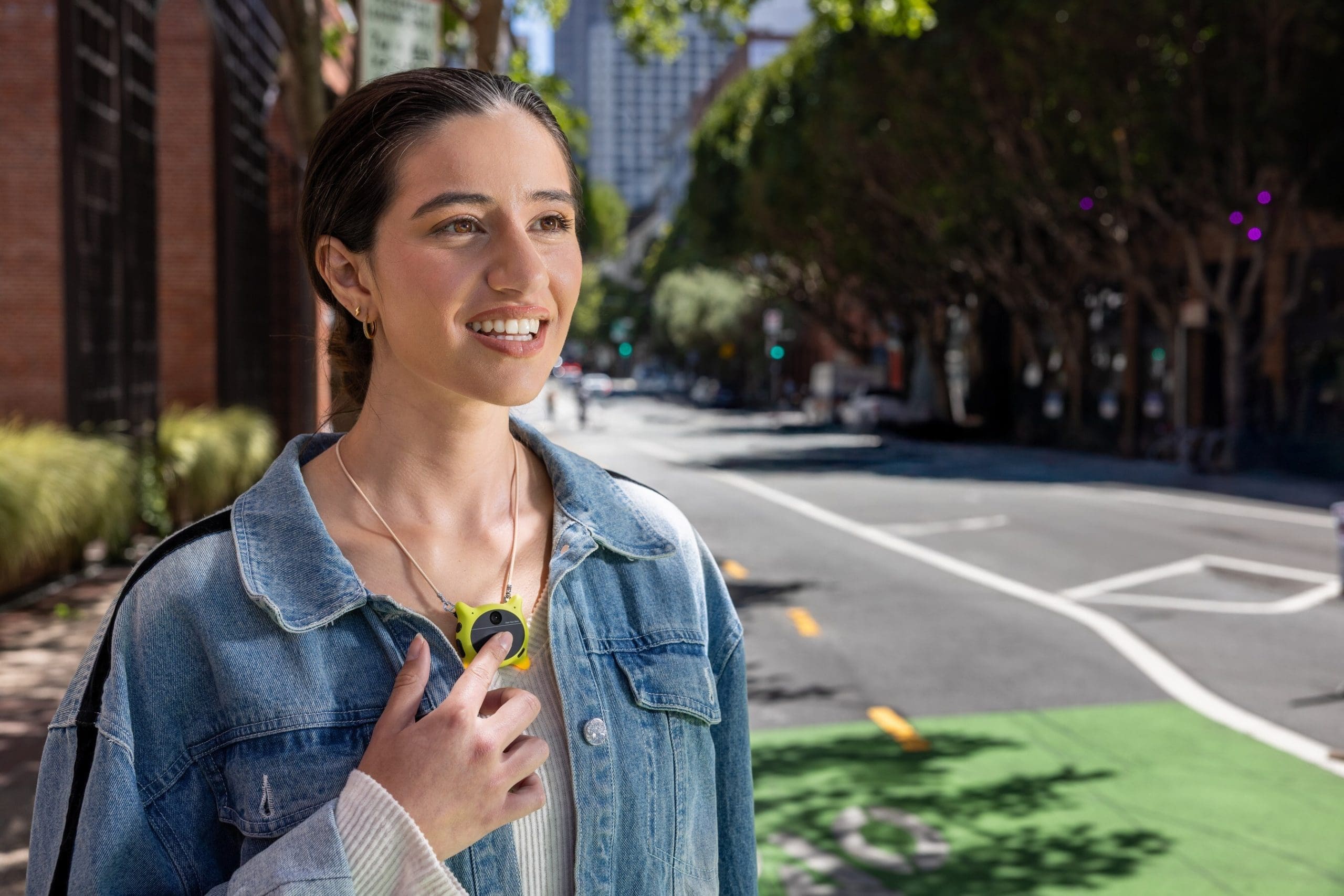 Looki L1: The AI Wearable That Sees, Hears, and Remembers For You - Bill Hartzer